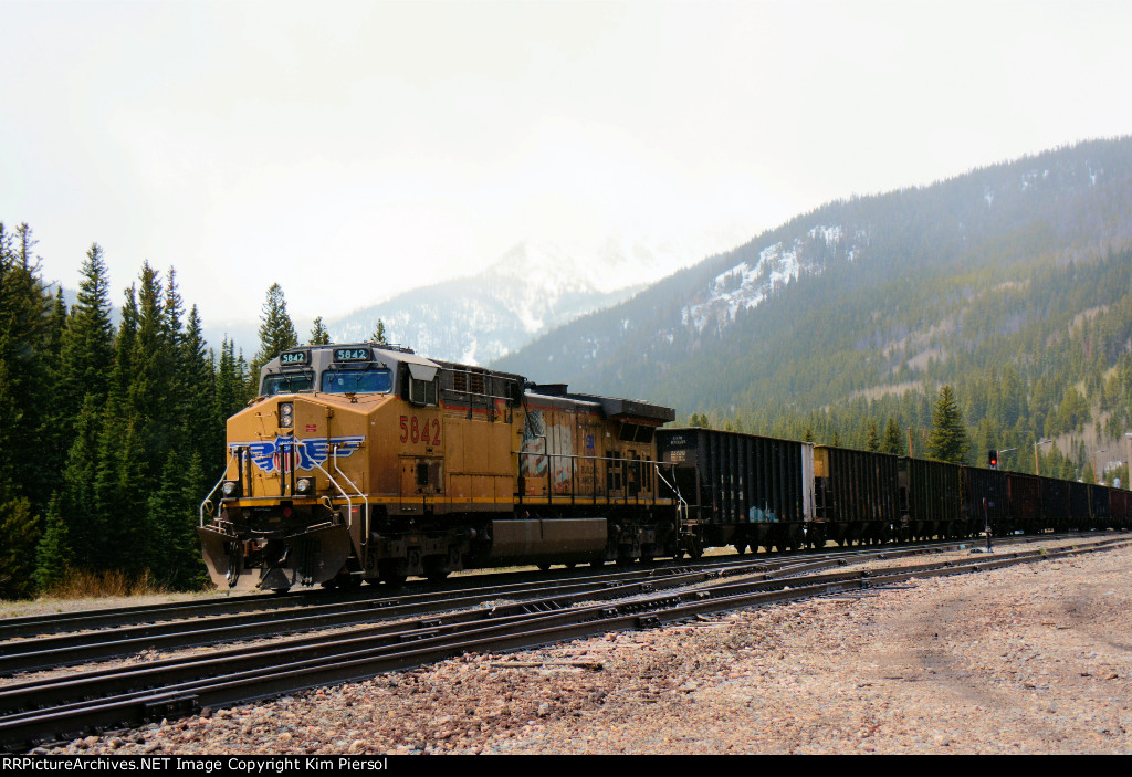 UP 5842 Manifest Pusher